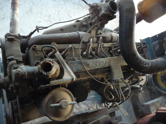 Chrysler spitfire motor 8 cylinder in lijn en Rolls Royce turbodiesel motor te koop